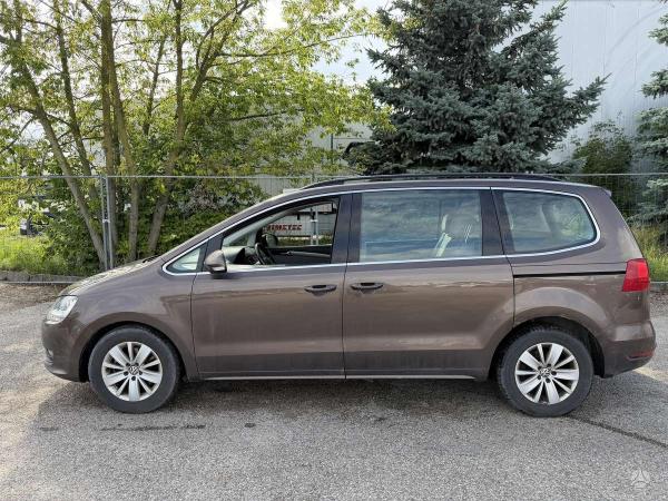 Brown Volkswagen Sharan 2010 in Marijampole, with an engine capacity of 1.97 L and mileage of 325 thousand km for 2850 €, photo 6 on AUTOMOTO.COM.LV