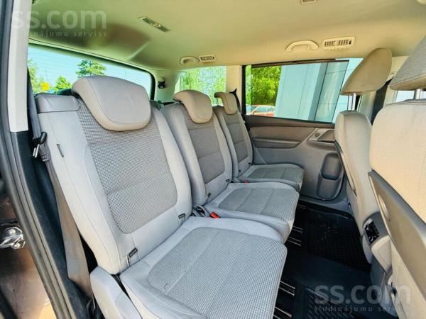 Brūns Volkswagen Sharan 2011 Rīga, ar dzinēja tilpumu 1.40 L un nobraukumu 0 tūkst. km par 7200 €, foto 9 vietnē AUTOMOTO.COM.LV
