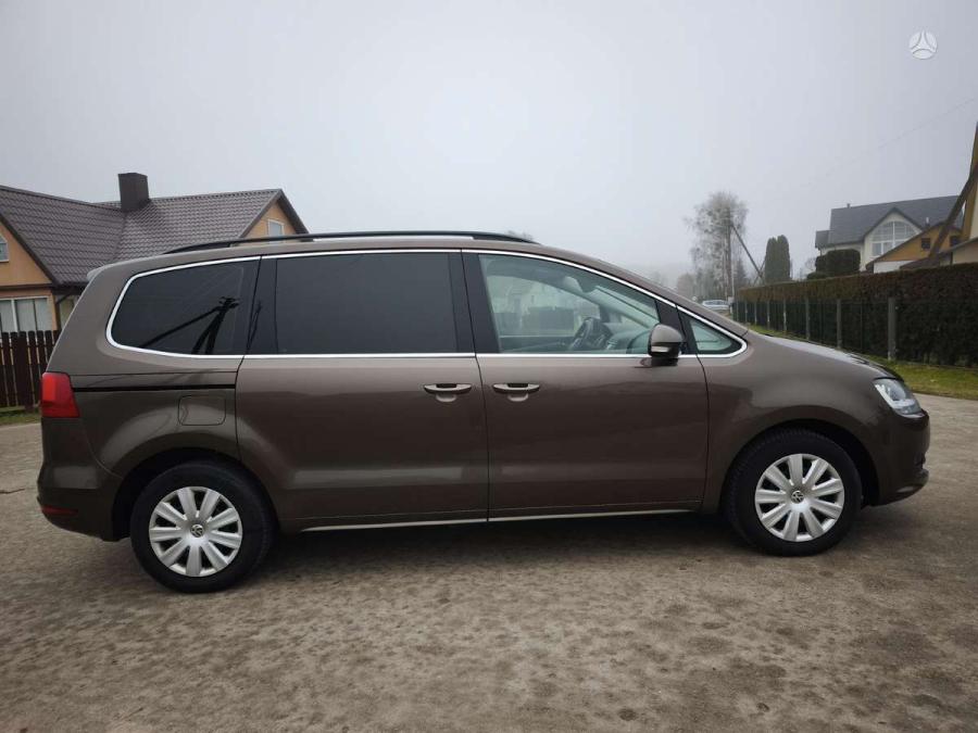 Brūns Volkswagen Sharan 2011 Druskininkai, ar dzinēja tilpumu 1.97 L un nobraukumu 251 tūkst. km par 6650 €, foto 4 vietnē AUTOMOTO.COM.LV
