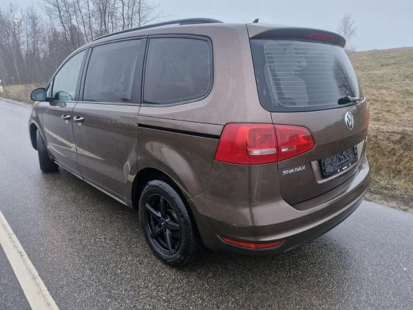 Brūns Volkswagen Sharan 2011 Viļņa, ar dzinēja tilpumu 1.39 L un nobraukumu 240 tūkst. km par 5950 €, foto 2 vietnē AUTOMOTO.COM.LV