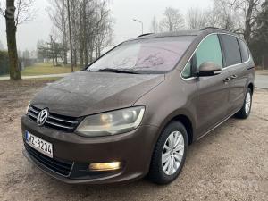 Brūns Volkswagen Sharan 2011 Rīga, ar dzinēja tilpumu 2.00 L un nobraukumu 193 tūkst. km par 7690 €, foto  vietnē AUTOMOTO.COM.LV