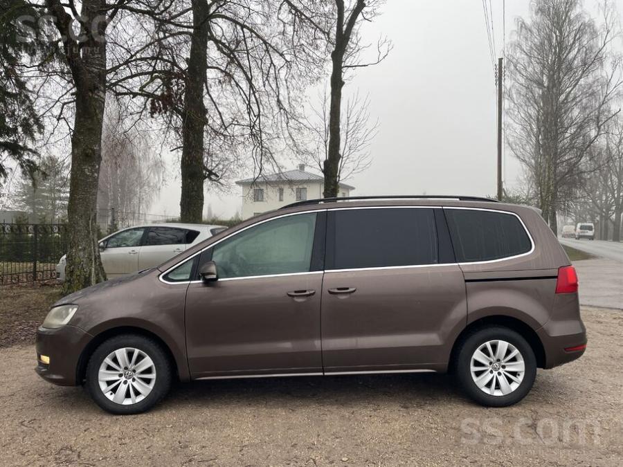 Brown Volkswagen Sharan 2011 in Riga, with an engine capacity of 2.00 L and mileage of 193 thousand km for 7690 €, photo 2 on AUTOMOTO.COM.LV