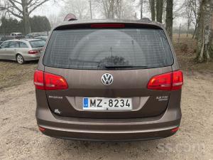 Brown Volkswagen Sharan 2011 in Riga, with an engine capacity of 2.00 L and mileage of 193 thousand km for 7690 €, photo 4 on AUTOMOTO.COM.LV