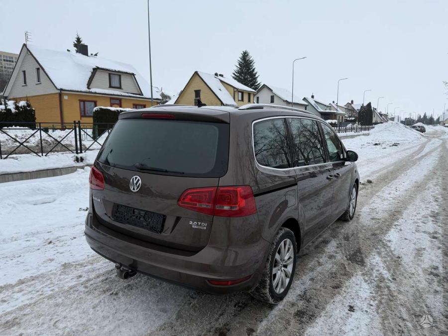 Brūns Volkswagen Sharan 2011 Telšiai, ar dzinēja tilpumu 1.97 L un nobraukumu 236 tūkst. km par 8700 €, foto 5 vietnē AUTOMOTO.COM.LV