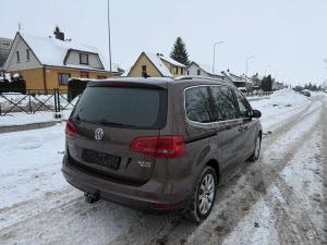 Brown Volkswagen Sharan 2011 in Telschi, with an engine capacity of 1.97 L and mileage of 236 thousand km for 8700 €, photo 5 on AUTOMOTO.COM.LV
