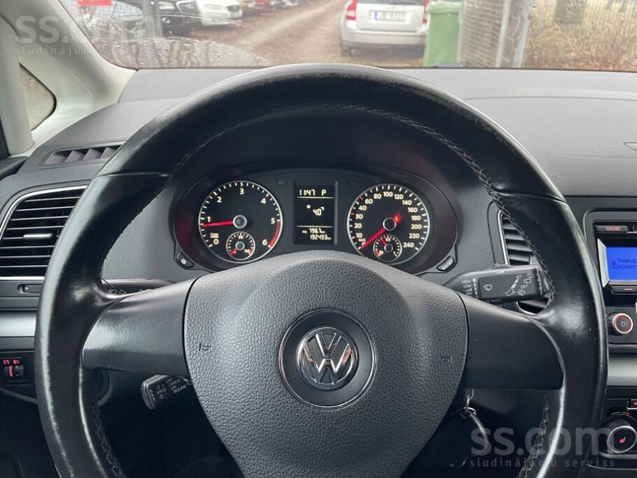 Brūns Volkswagen Sharan 2011 Rīga, ar dzinēja tilpumu 2.00 L un nobraukumu 193 tūkst. km par 7490 €, foto 22 vietnē AUTOMOTO.COM.LV