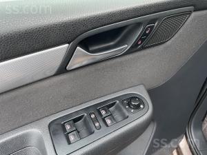 Brūns Volkswagen Sharan 2011 Rīga, ar dzinēja tilpumu 2.00 L un nobraukumu 193 tūkst. km par 7490 €, foto 28 vietnē AUTOMOTO.COM.LV