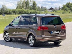 Brown Volkswagen Sharan 2011 in Siauliai, with an engine capacity of 1.97 L and mileage of 290 thousand km for 8200 €, photo 9 on AUTOMOTO.COM.LV