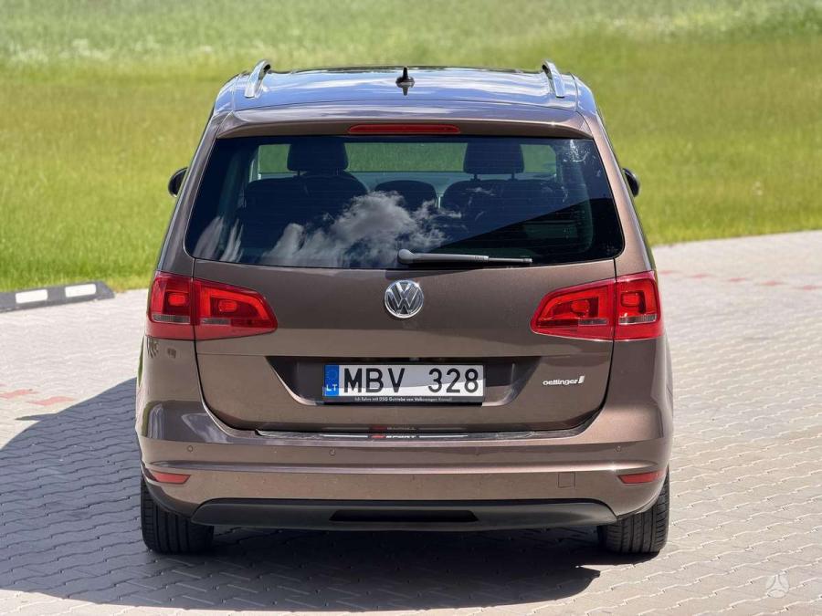 Brown Volkswagen Sharan 2011 in Siauliai, with an engine capacity of 1.97 L and mileage of 290 thousand km for 8200 €, photo 12 on AUTOMOTO.COM.LV