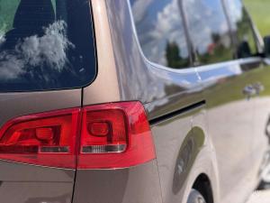 Brown Volkswagen Sharan 2011 in Siauliai, with an engine capacity of 1.97 L and mileage of 290 thousand km for 8200 €, photo 16 on AUTOMOTO.COM.LV