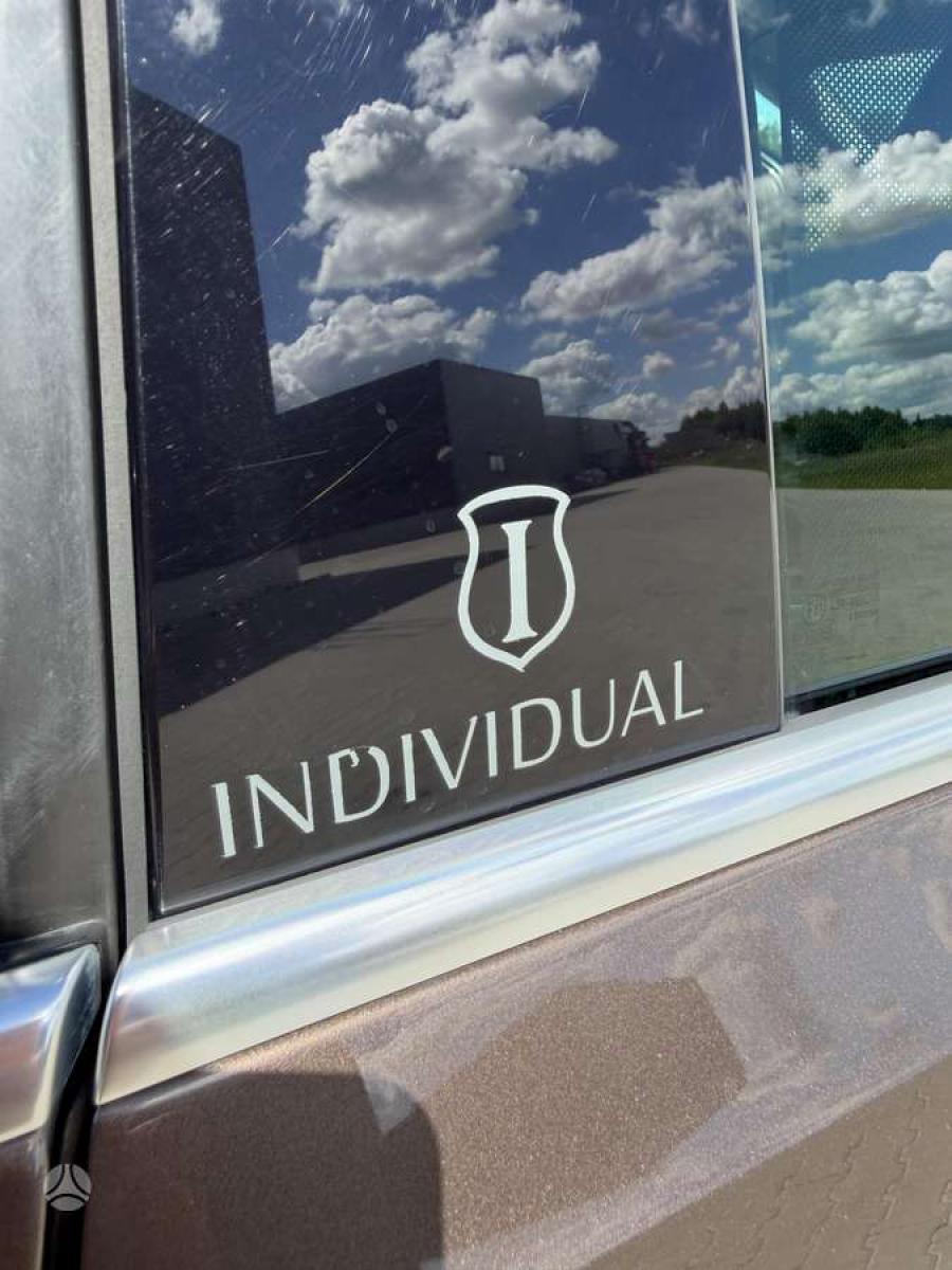 Brown Volkswagen Sharan 2011 in Siauliai, with an engine capacity of 1.97 L and mileage of 290 thousand km for 8200 €, photo 35 on AUTOMOTO.COM.LV