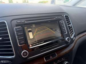 Brown Volkswagen Sharan 2011 in Siauliai, with an engine capacity of 1.97 L and mileage of 290 thousand km for 8200 €, photo 38 on AUTOMOTO.COM.LV