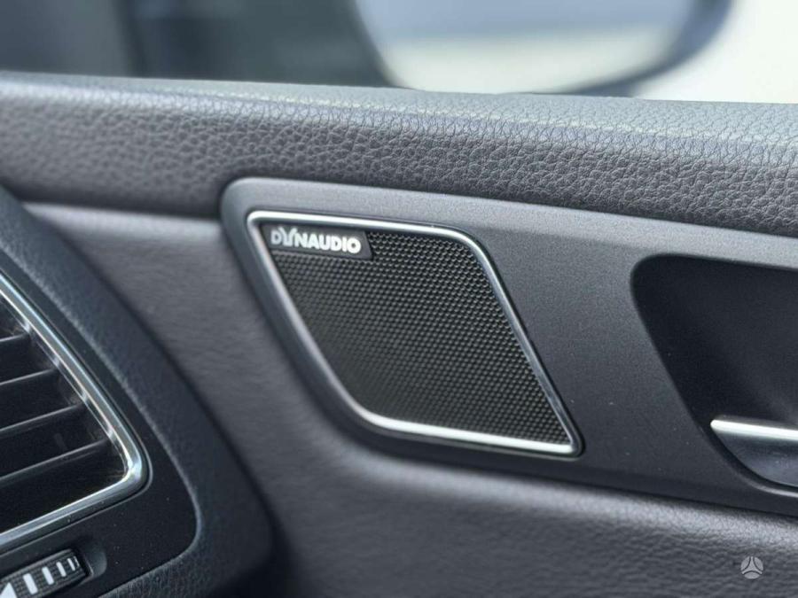 Brown Volkswagen Sharan 2011 in Siauliai, with an engine capacity of 1.97 L and mileage of 290 thousand km for 8200 €, photo 40 on AUTOMOTO.COM.LV
