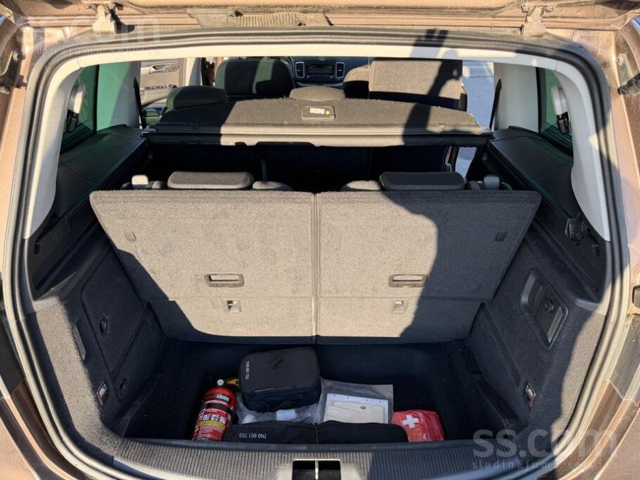 Brūns Volkswagen Sharan 2011 Rīga, ar dzinēja tilpumu 2.00 L un nobraukumu 187 tūkst. km par 6900 €, foto 13 vietnē AUTOMOTO.COM.LV