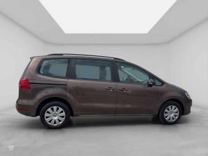 Brown Volkswagen Sharan 2011 in Kaunas, with an engine capacity of 2.00 L and mileage of 248 thousand km for 8390 €, photo 8 on AUTOMOTO.COM.LV