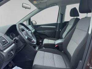 Brown Volkswagen Sharan 2011 in Kaunas, with an engine capacity of 2.00 L and mileage of 248 thousand km for 8390 €, photo 10 on AUTOMOTO.COM.LV