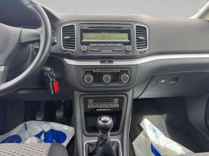Brown Volkswagen Sharan 2011 in Kaunas, with an engine capacity of 2.00 L and mileage of 248 thousand km for 8390 €, photo 14 on AUTOMOTO.COM.LV