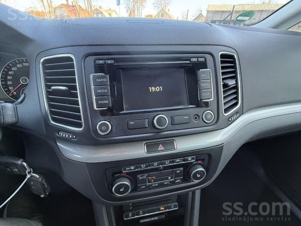 Brūns Volkswagen Sharan 2012 Ludza, ar dzinēja tilpumu 2.00 L un nobraukumu 0 tūkst. km par 9680 €, foto 9 vietnē AUTOMOTO.COM.LV