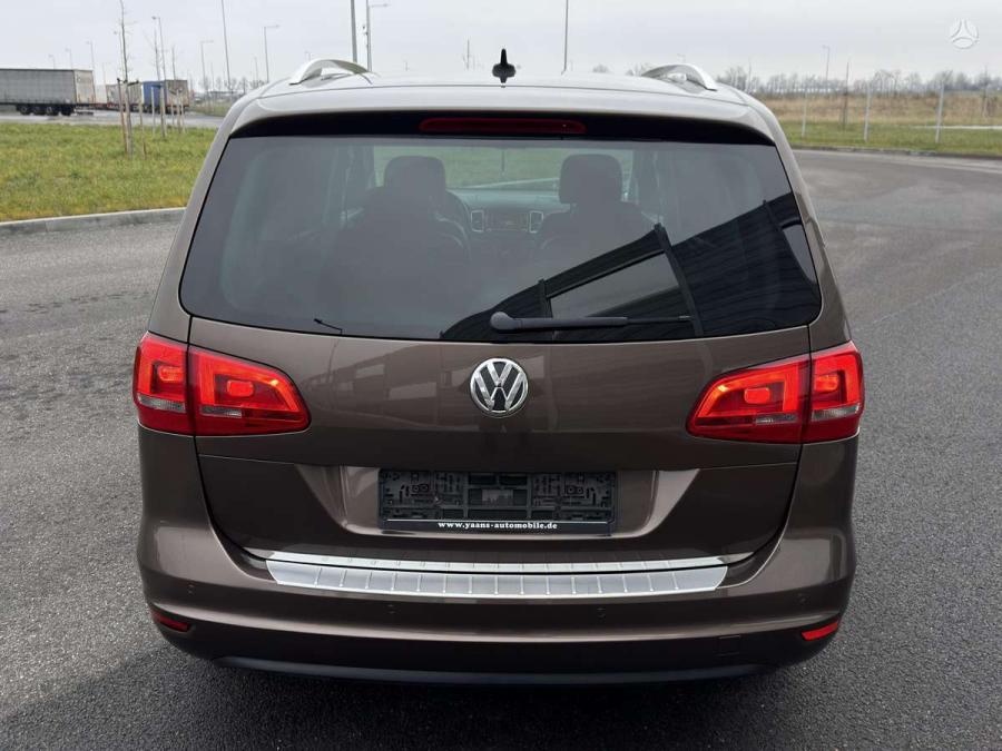 Brūns Volkswagen Sharan 2012 Marijampole, ar dzinēja tilpumu 1.97 L un nobraukumu 230 tūkst. km par 11950 €, foto 13 vietnē AUTOMOTO.COM.LV