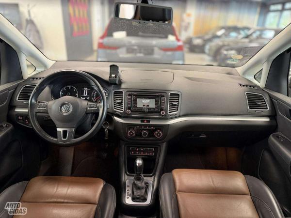 Brūns Volkswagen Sharan 2012 Klaipėda, ar dzinēja tilpumu 2.00 L un nobraukumu 276 tūkst. km par 11900 €, foto 3 vietnē AUTOMOTO.COM.LV