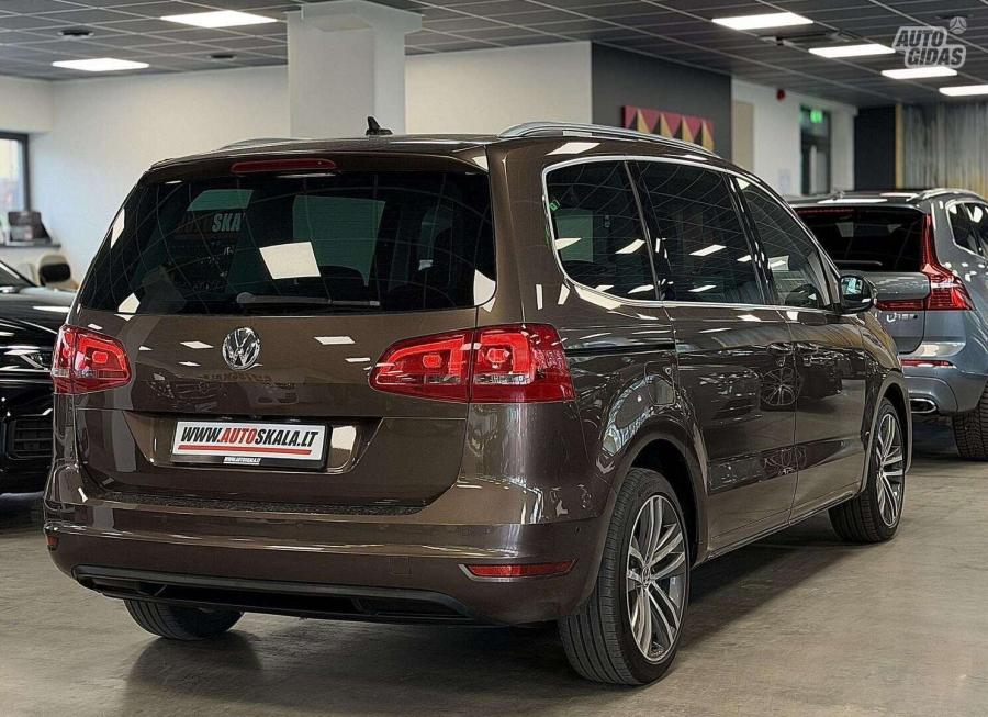 Brown Volkswagen Sharan 2012 in Klaipeda, with an engine capacity of 2.00 L and mileage of 276 thousand km for 11900 €, photo 7 on AUTOMOTO.COM.LV