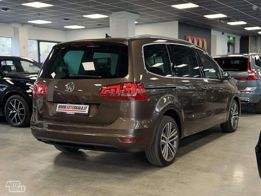 Brown Volkswagen Sharan 2012 in Klaipeda, with an engine capacity of 2.00 L and mileage of 276 thousand km for 11900 €, photo 19 on AUTOMOTO.COM.LV