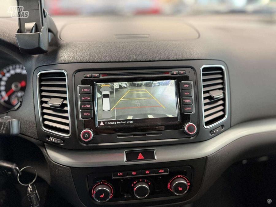 Brown Volkswagen Sharan 2012 in Klaipeda, with an engine capacity of 2.00 L and mileage of 276 thousand km for 11900 €, photo 25 on AUTOMOTO.COM.LV