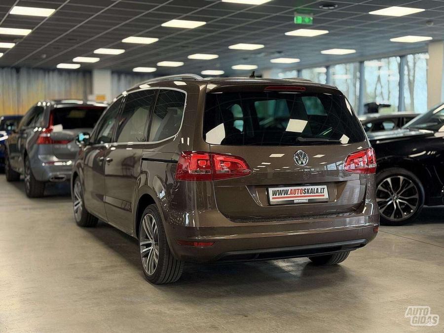 Brown Volkswagen Sharan 2012 in Klaipeda, with an engine capacity of 2.00 L and mileage of 276 thousand km for 11900 €, photo 32 on AUTOMOTO.COM.LV