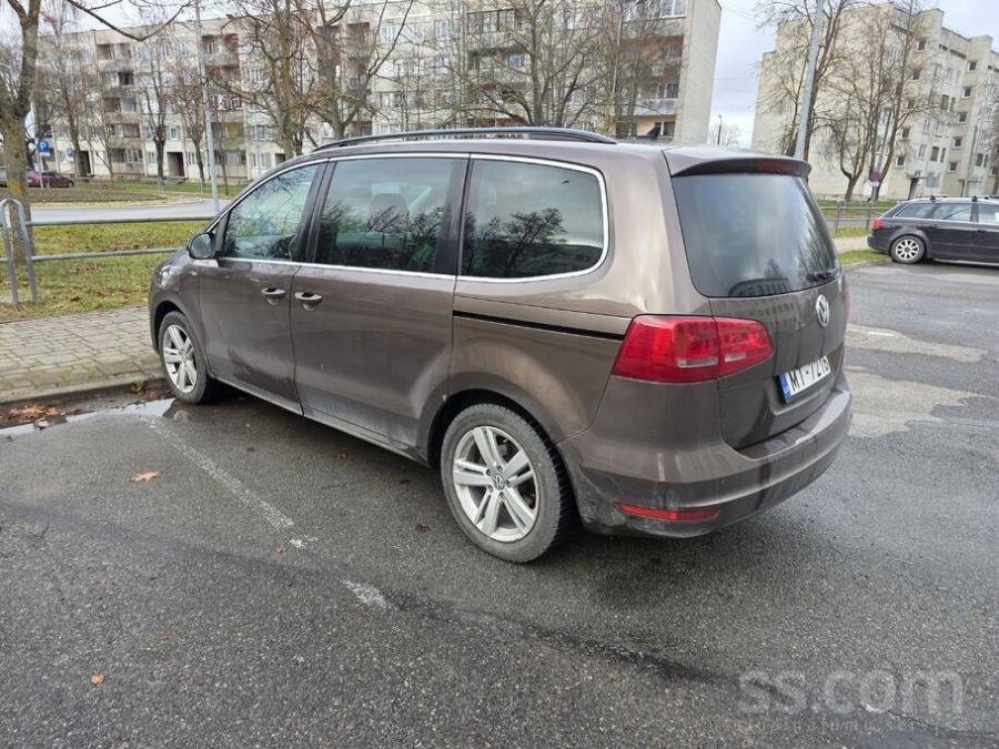 Brown Volkswagen Sharan 2012 in Jelgava, with an engine capacity of 2.00 L and mileage of 330 thousand km for 6590 €, photo 5 on AUTOMOTO.COM.LV