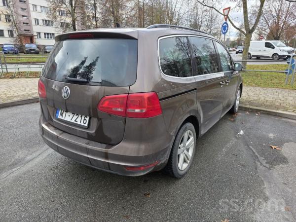Brown Volkswagen Sharan 2012 in Jelgava, with an engine capacity of 2.00 L and mileage of 330 thousand km for 6590 €, photo 5 on AUTOMOTO.COM.LV