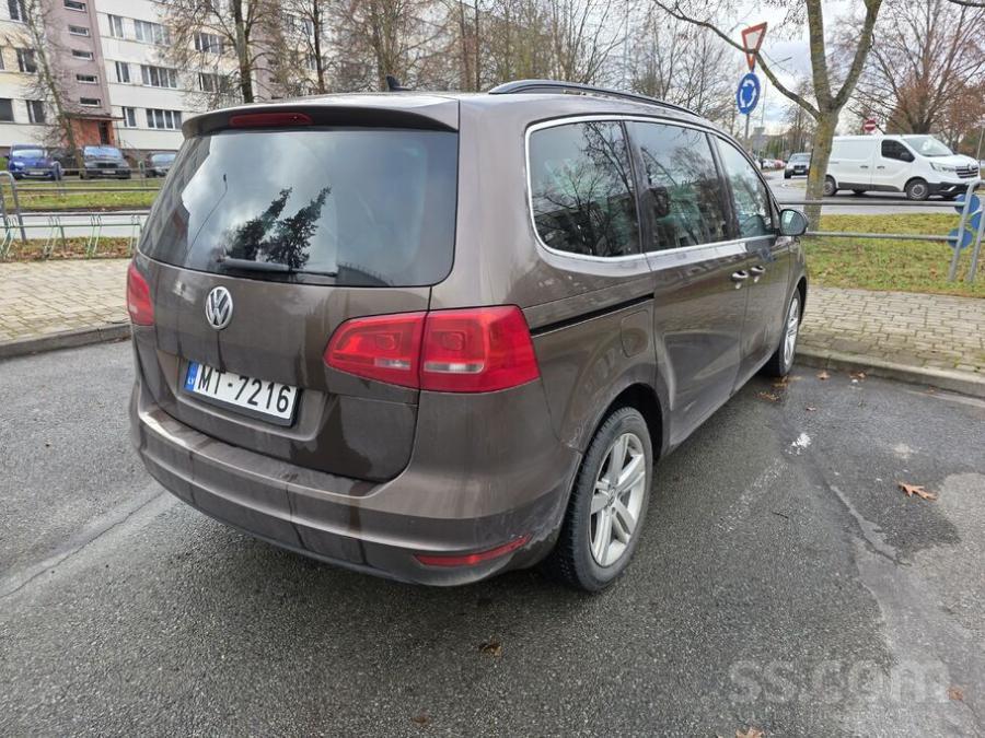 Brown Volkswagen Sharan 2012 in Jelgava, with an engine capacity of 2.00 L and mileage of 330 thousand km for 6590 €, photo 6 on AUTOMOTO.COM.LV