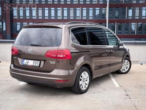 Brown Volkswagen Sharan 2012 in Riga, with an engine capacity of 2.00 L and mileage of 0 thousand km for 4950 €, photo 5 on AUTOMOTO.COM.LV