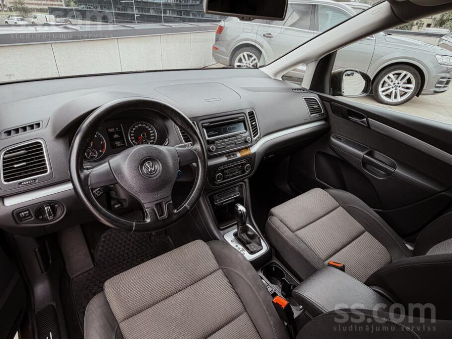 Brown Volkswagen Sharan 2012 in Riga, with an engine capacity of 2.00 L and mileage of 0 thousand km for 4950 €, photo 8 on AUTOMOTO.COM.LV