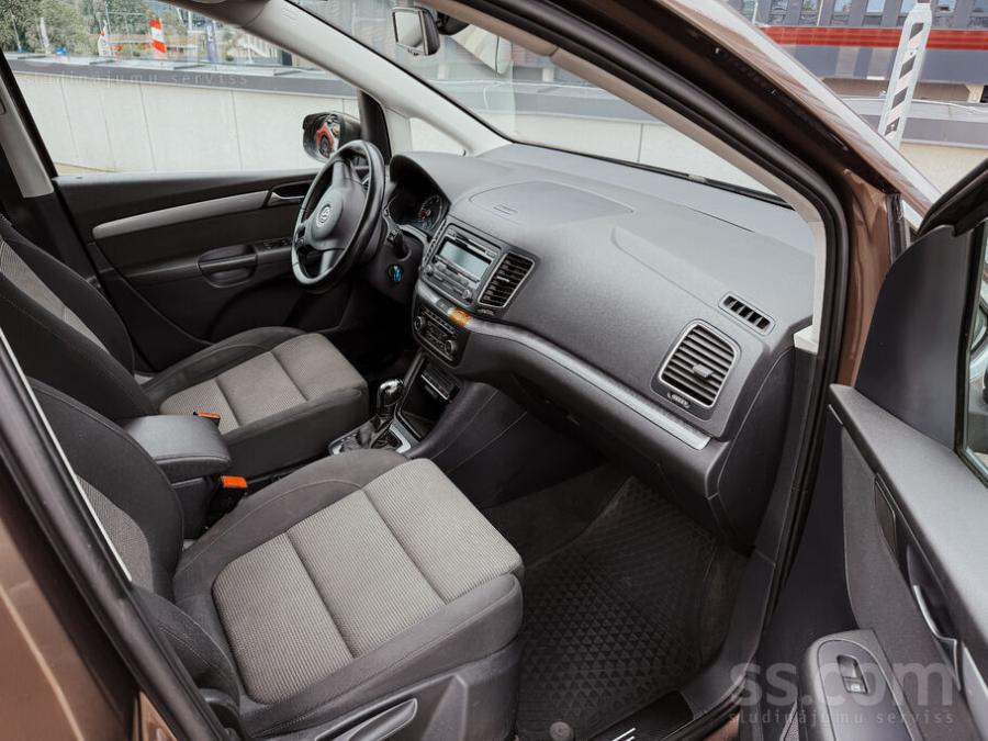 Brown Volkswagen Sharan 2012 in Riga, with an engine capacity of 2.00 L and mileage of 0 thousand km for 4950 €, photo 11 on AUTOMOTO.COM.LV