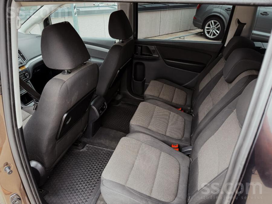 Brown Volkswagen Sharan 2012 in Riga, with an engine capacity of 2.00 L and mileage of 0 thousand km for 4950 €, photo 12 on AUTOMOTO.COM.LV