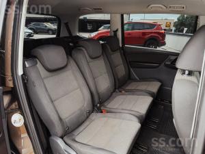 Brown Volkswagen Sharan 2012 in Riga, with an engine capacity of 2.00 L and mileage of 0 thousand km for 4950 €, photo 13 on AUTOMOTO.COM.LV