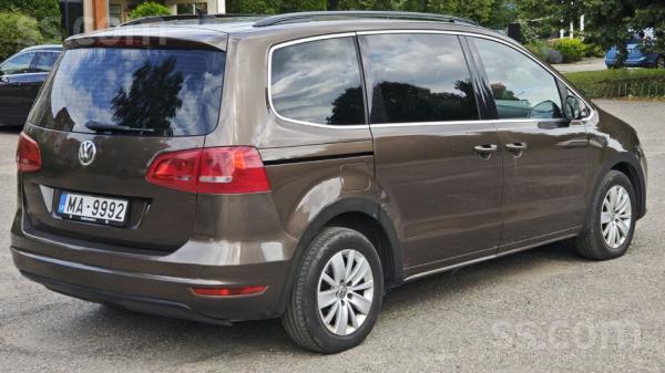 Brūns Volkswagen Sharan 2012 Rīga, ar dzinēja tilpumu 2.00 L un nobraukumu 321 tūkst. km par 5150 €, foto 4 vietnē AUTOMOTO.COM.LV