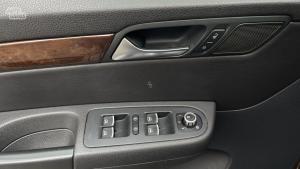 Brūns Volkswagen Sharan 2012 Marijampole, ar dzinēja tilpumu 2.00 L un nobraukumu 337 tūkst. km par 9200 €, foto 32 vietnē AUTOMOTO.COM.LV