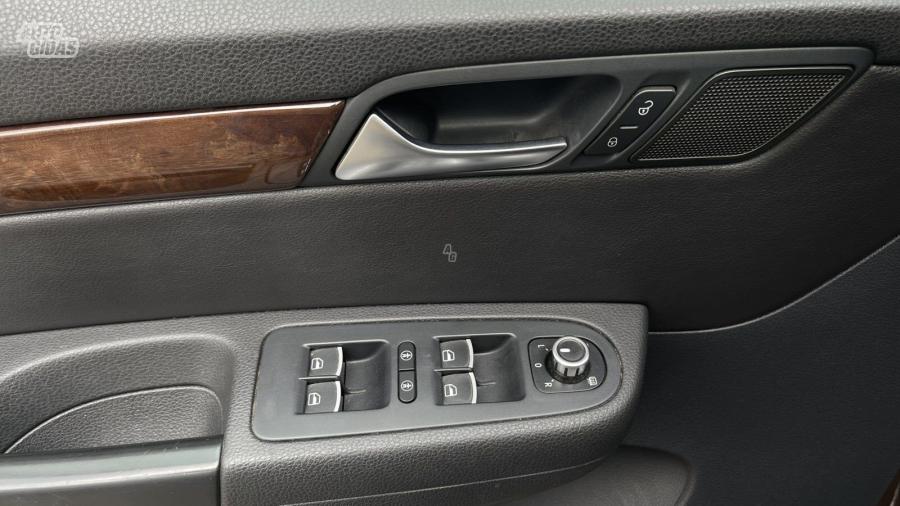 Brūns Volkswagen Sharan 2012 Marijampole, ar dzinēja tilpumu 2.00 L un nobraukumu 337 tūkst. km par 9200 €, foto 32 vietnē AUTOMOTO.COM.LV