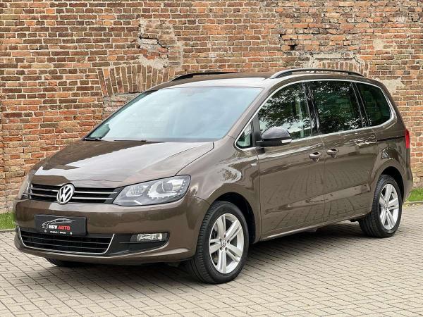 Brown Volkswagen Sharan 2012 in Kedainiai, with an engine capacity of 1.97 L and mileage of 256 thousand km for 8450 €, photo 1 on AUTOMOTO.COM.LV