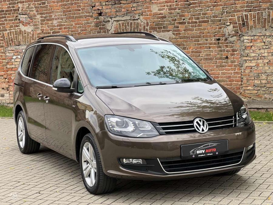Brown Volkswagen Sharan 2012 in Kedainiai, with an engine capacity of 1.97 L and mileage of 256 thousand km for 8450 €, photo 5 on AUTOMOTO.COM.LV