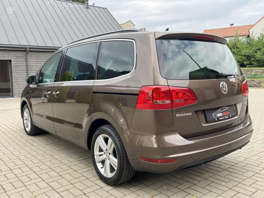 Brown Volkswagen Sharan 2012 in Kedainiai, with an engine capacity of 1.97 L and mileage of 256 thousand km for 8450 €, photo 23 on AUTOMOTO.COM.LV