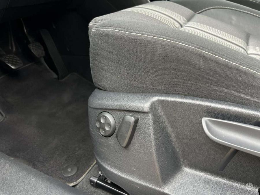 Brown Volkswagen Sharan 2012 in Kedainiai, with an engine capacity of 1.97 L and mileage of 256 thousand km for 8450 €, photo 27 on AUTOMOTO.COM.LV