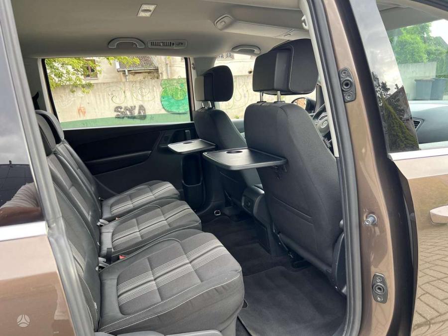 Brown Volkswagen Sharan 2012 in Kedainiai, with an engine capacity of 1.97 L and mileage of 256 thousand km for 8450 €, photo 29 on AUTOMOTO.COM.LV