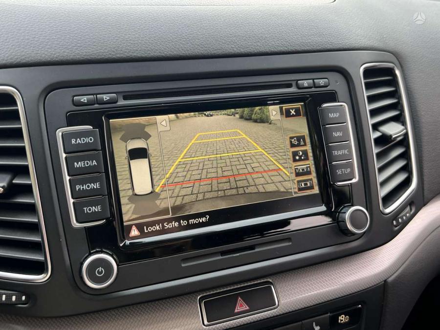 Brown Volkswagen Sharan 2012 in Kedainiai, with an engine capacity of 1.97 L and mileage of 256 thousand km for 8450 €, photo 39 on AUTOMOTO.COM.LV