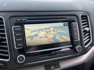 Brown Volkswagen Sharan 2012 in Kedainiai, with an engine capacity of 1.97 L and mileage of 256 thousand km for 8450 €, photo 41 on AUTOMOTO.COM.LV