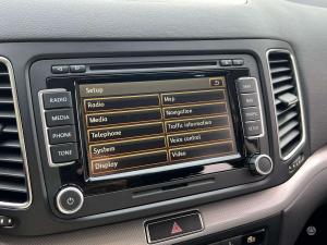 Brown Volkswagen Sharan 2012 in Kedainiai, with an engine capacity of 1.97 L and mileage of 256 thousand km for 8450 €, photo 42 on AUTOMOTO.COM.LV