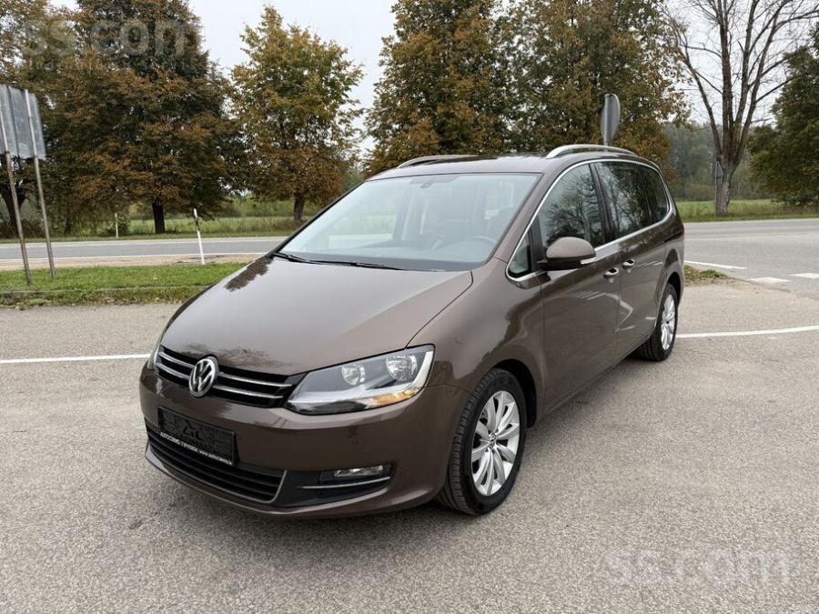 Brown Volkswagen Sharan 2012 in Ogre, with an engine capacity of 2.00 L and mileage of 298 thousand km for 9499 €, photo 1 on AUTOMOTO.COM.LV