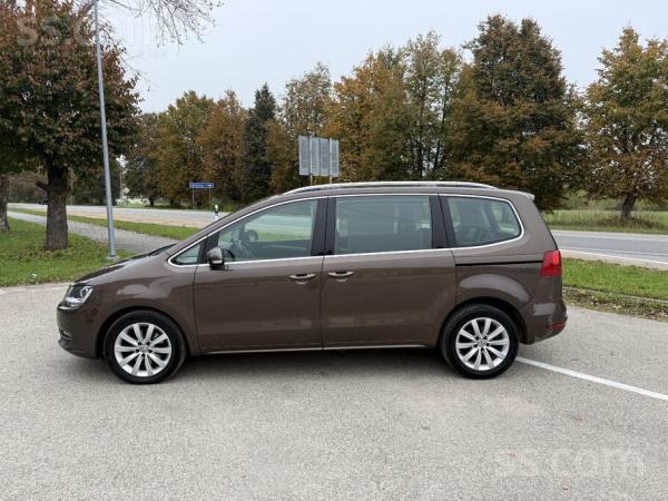 Volkswagen Sharan 2012 in Ogre on AUTOMOTO.COM.LV Brown Volkswagen Sharan 2012 in Ogre, with an engine capacity of 2.00 L and mileage of 298 thousand km for 9499 €, photo 5 on AUTOMOTO.COM.LV