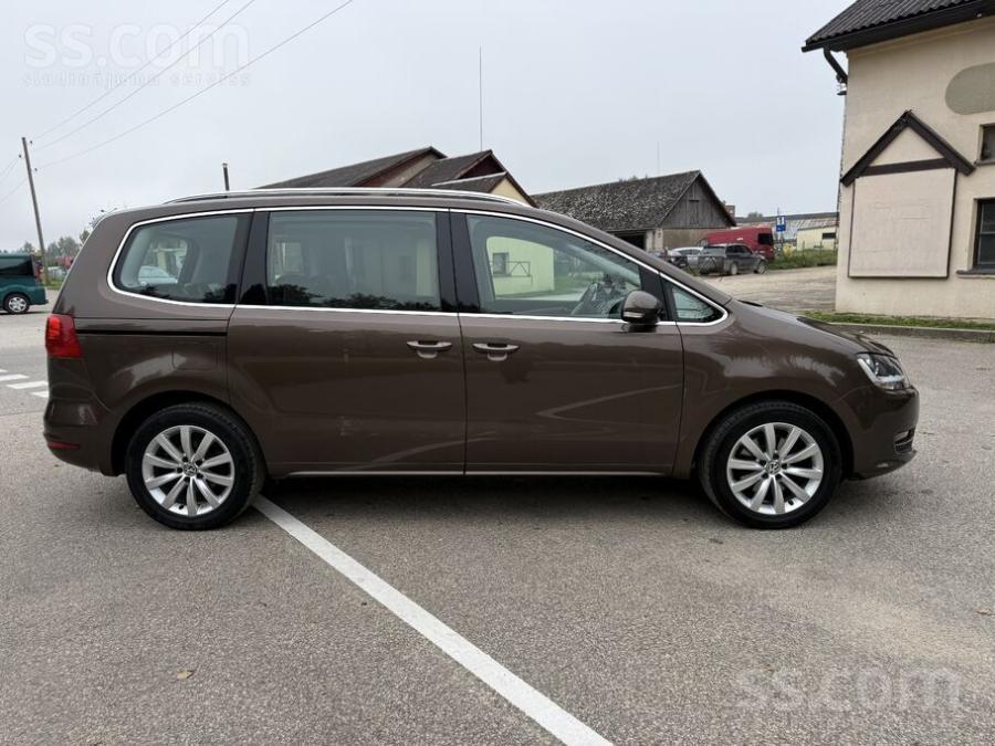 Brown Volkswagen Sharan 2012 in Ogre, with an engine capacity of 2.00 L and mileage of 298 thousand km for 9499 €, photo 6 on AUTOMOTO.COM.LV